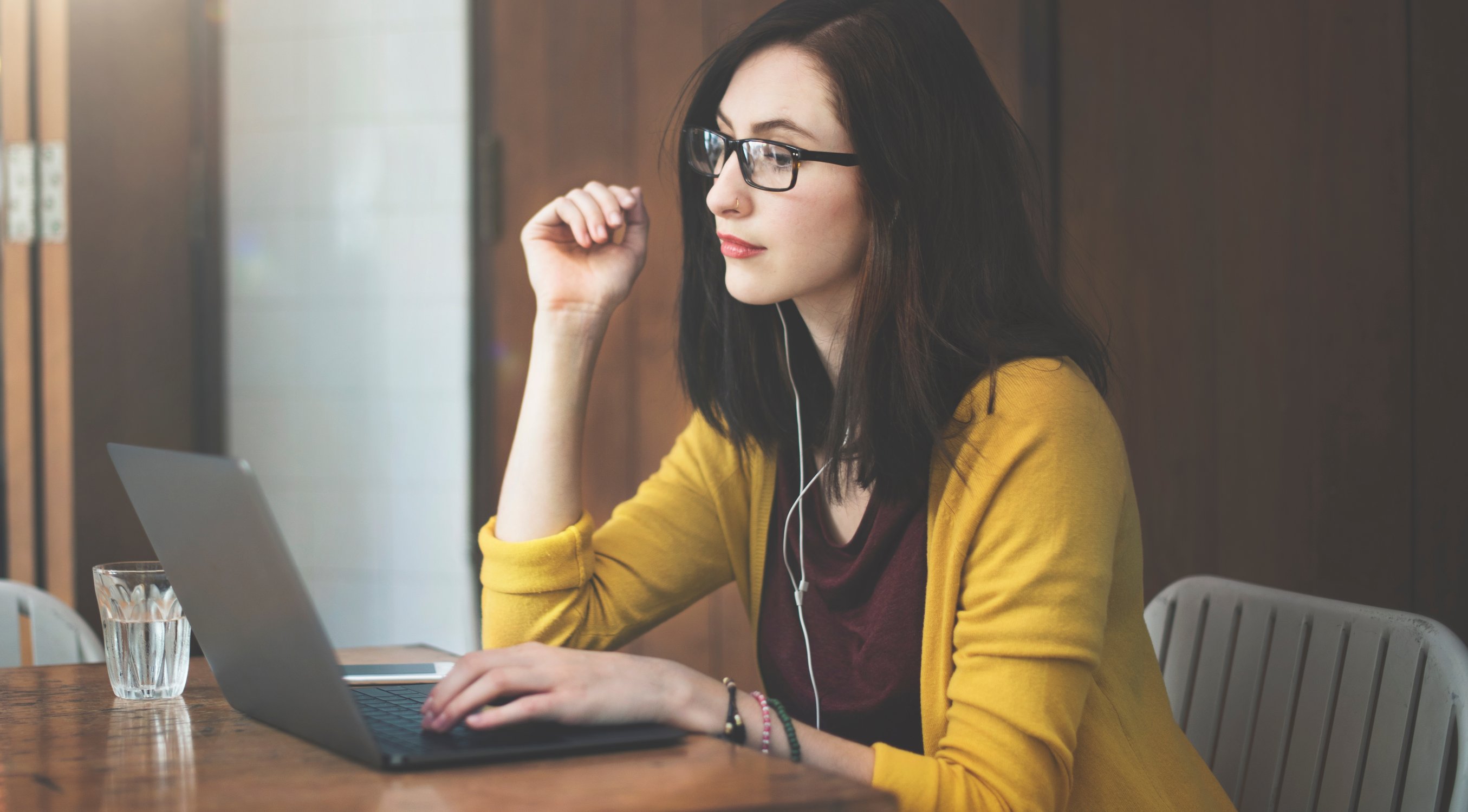 Voice and Video Calling: Consumer vs Business VoIP